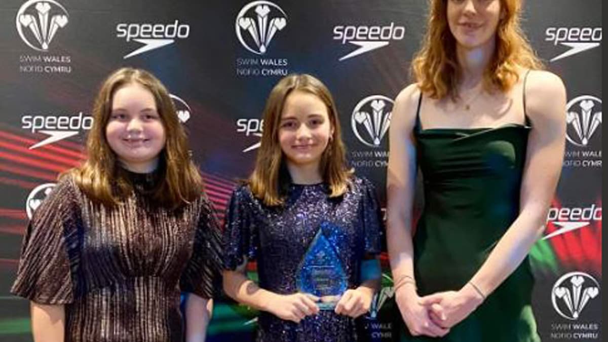 Aberystwyth swimmer Iyla wins young aquatic athlete award with Elen ...
