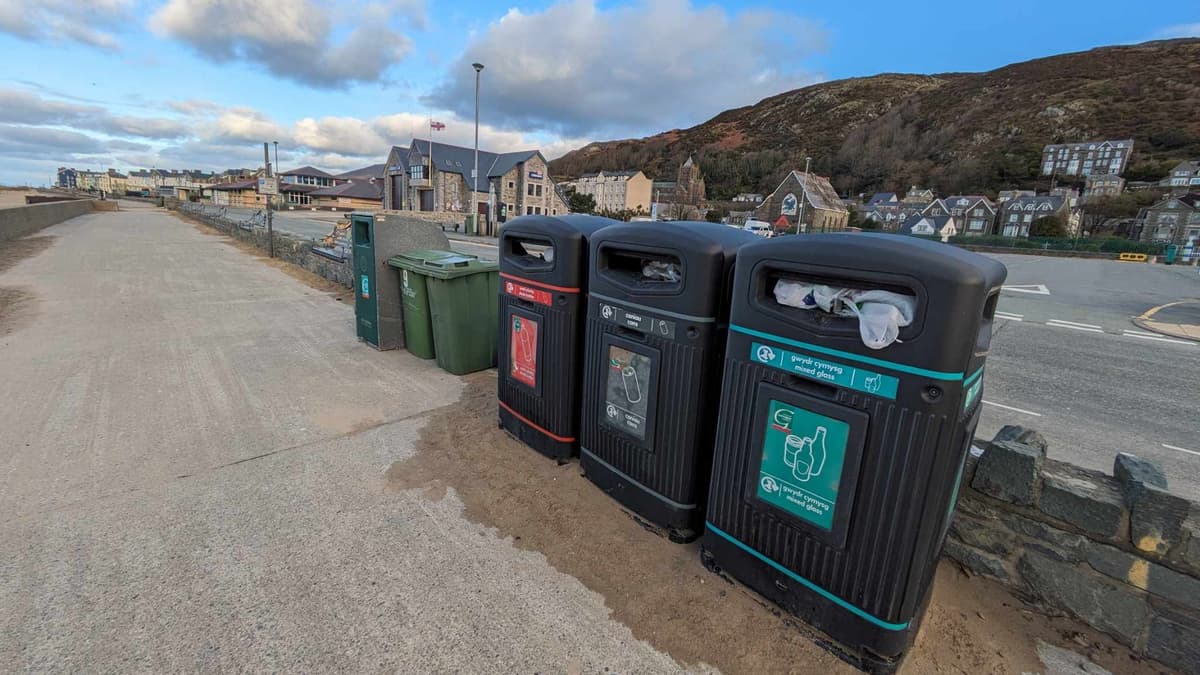 Barmouth seafront is a 'disgrace': residents slam state of prom ...