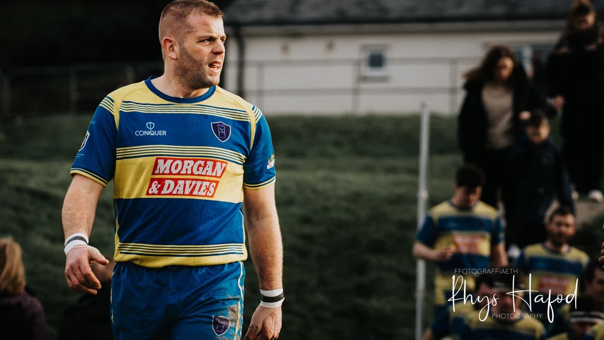 Aberaeron win 11th league match in a row in front of bumper crowd ...