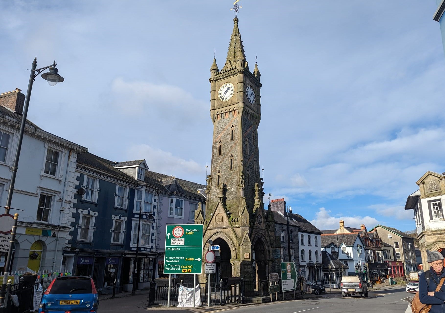 Mach Town Council brand new road sign for bridge a "ridiculous ...
