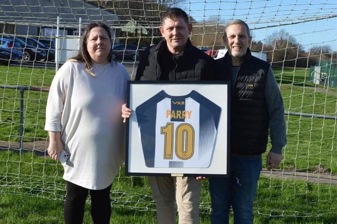 Shirt presentation to honour Penparcau FC legend Sean Parry | cambrian ...