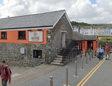 Aberaeron's The Hive restaurant handed new food hygiene rating ...