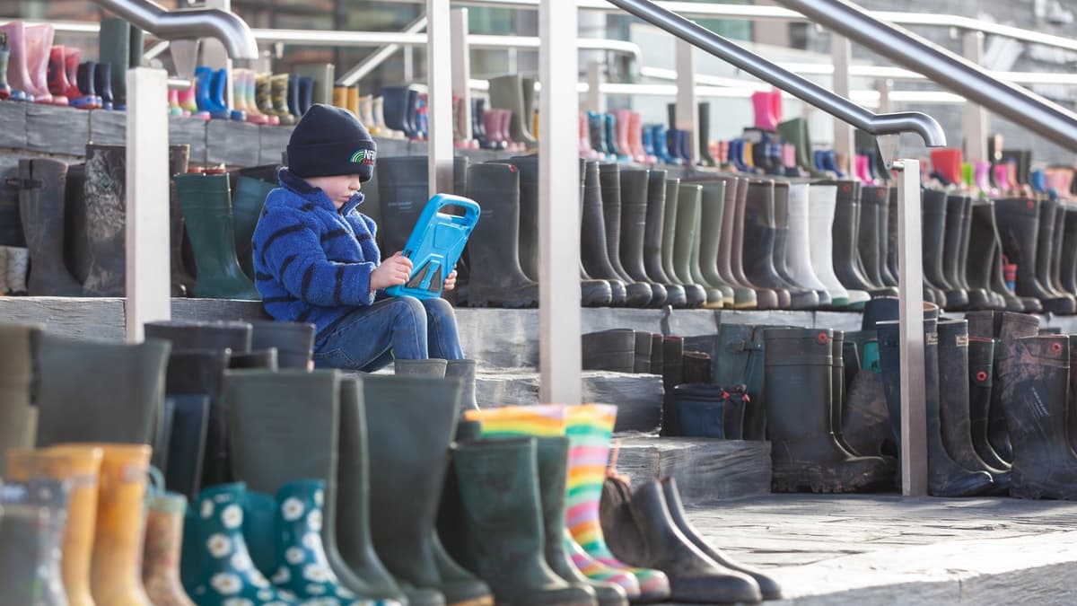 WATCH: NFU Cymru create symbolic display of 5,500 pairs of wellies on ...
