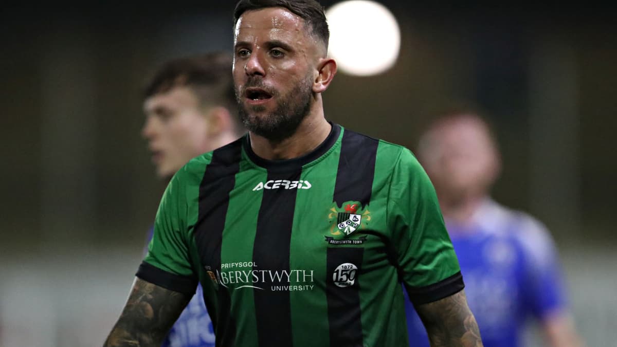 Aberystwyth Town run out of luck after keeper is sent off on debut ...