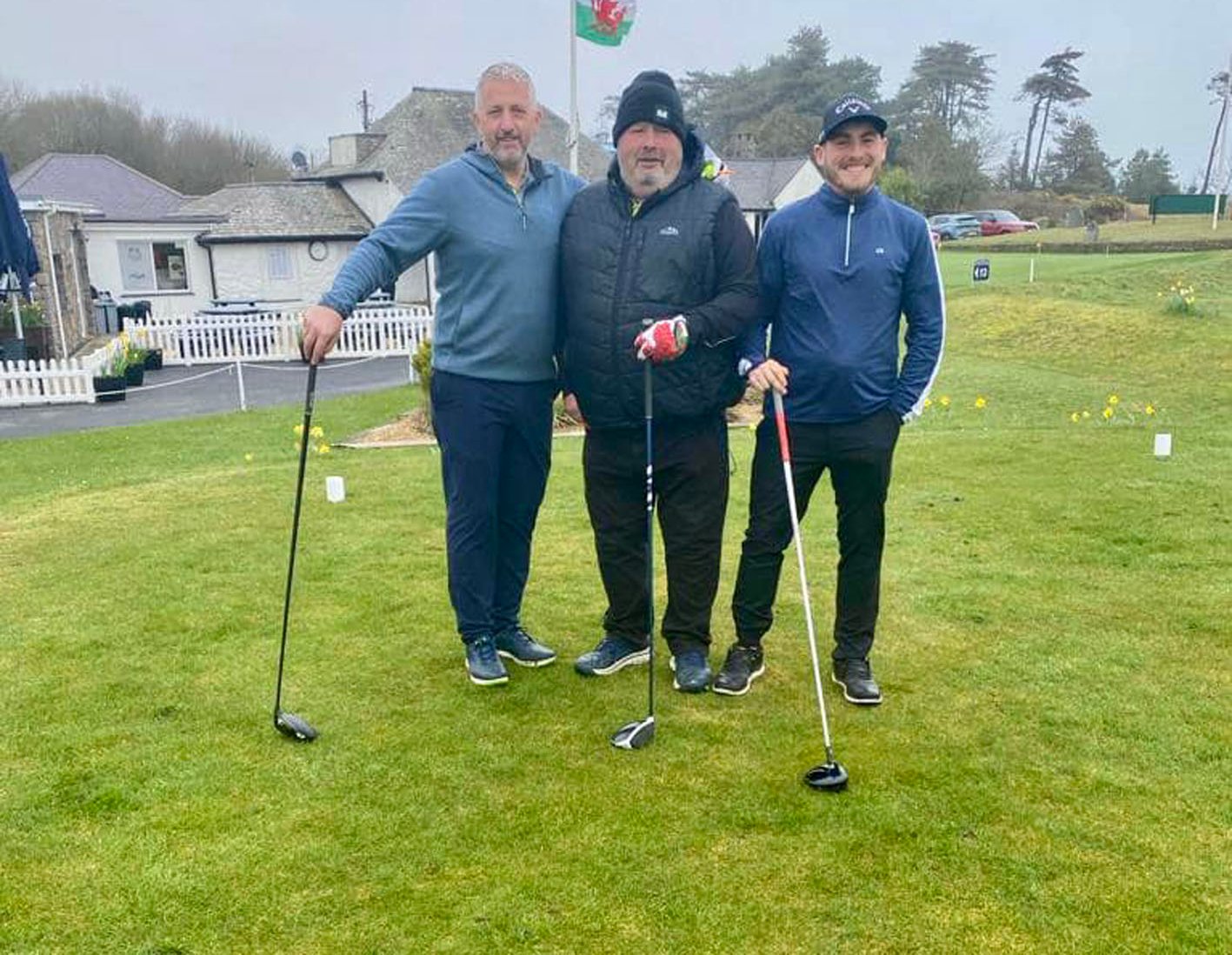 First drive for new Abersoch Golf Club gents' captain | cambrian-news.co.uk