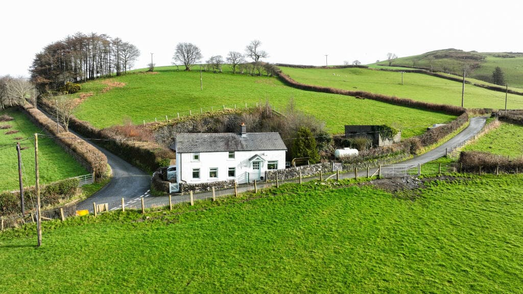 Tal-y-bont "quirky" cottage for sale has "outstanding" countryside ...