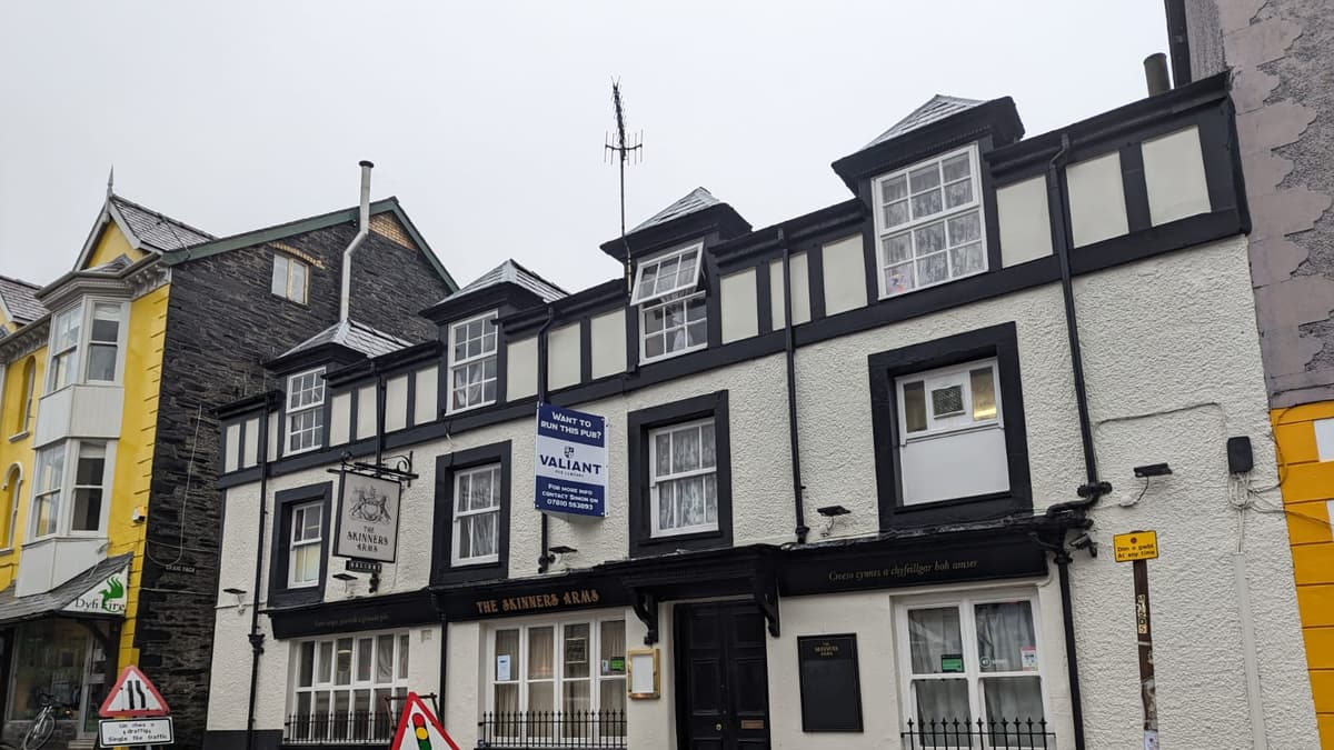 Machynlleth's beloved Skinner's Arms pub reopens | cambrian-news.co.uk
