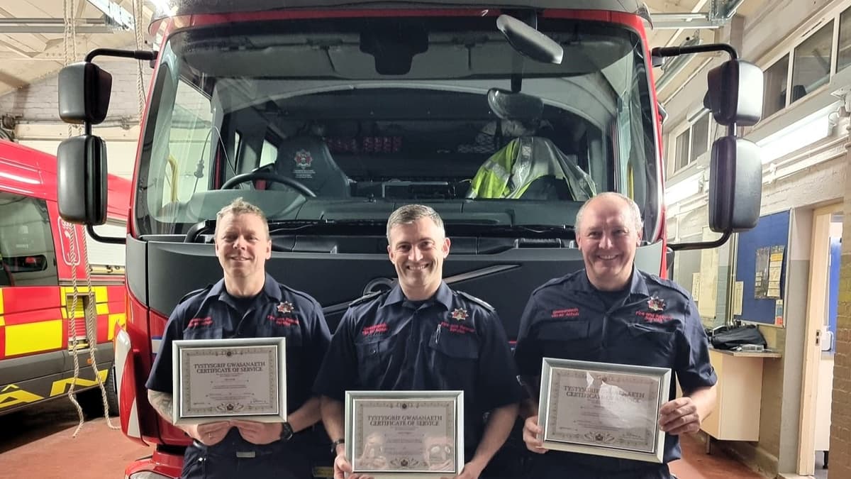 Lampeter firefighters praised for long service | cambrian-news.co.uk