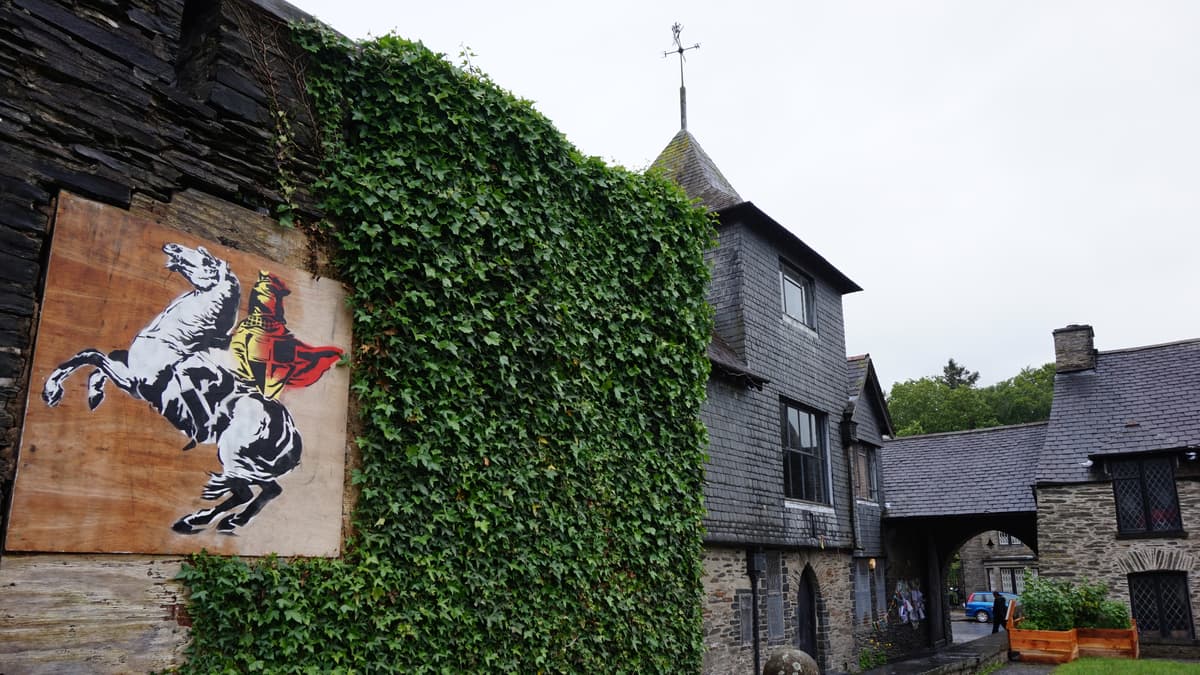 Machynlleth to adorn high street in honour Owain Glyndŵr Prince of ...