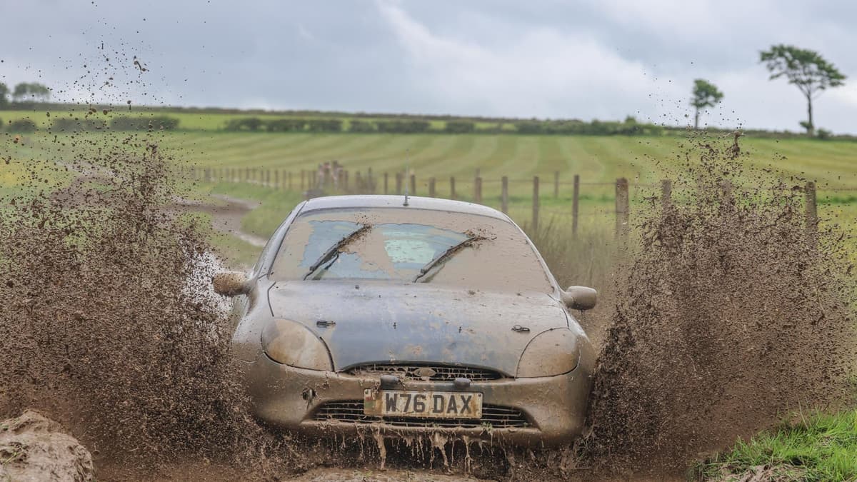 Davies duo make a splash en route to Classic Tracks victory | cambrian ...