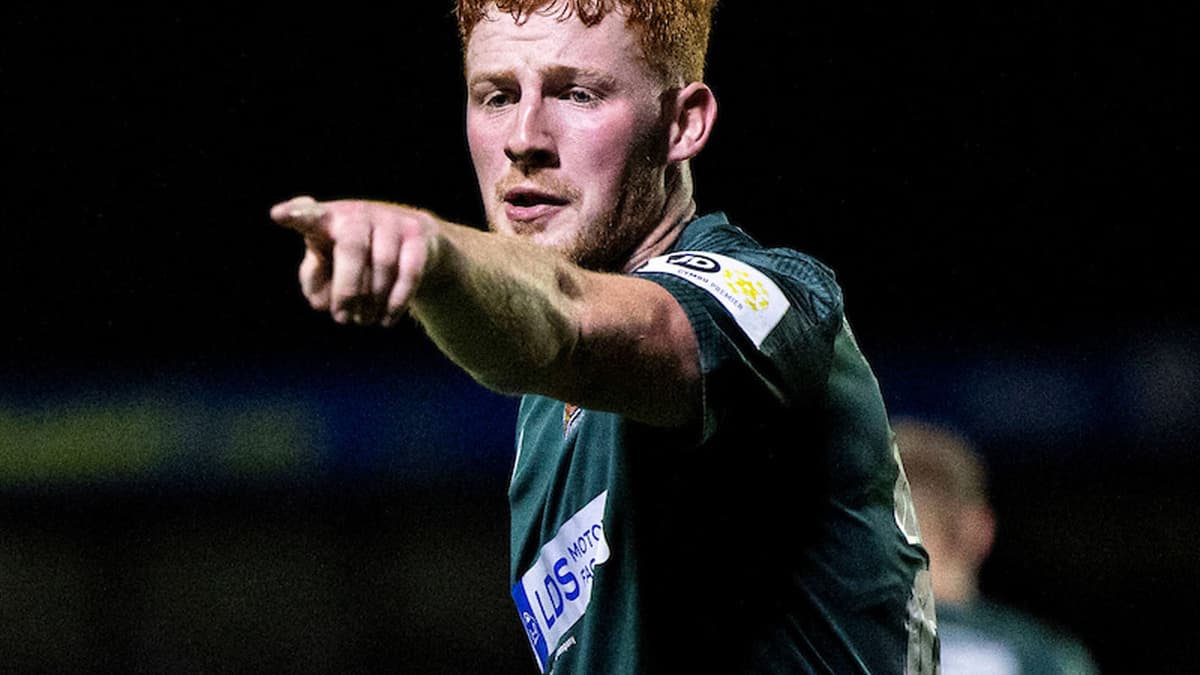 Defender Rhys Davies 'looking forward' to playing for Aberystwyth again ...