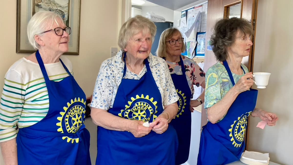 Tywyn Inner Wheel's thanks for strawberry tea donation | cambrian-news ...