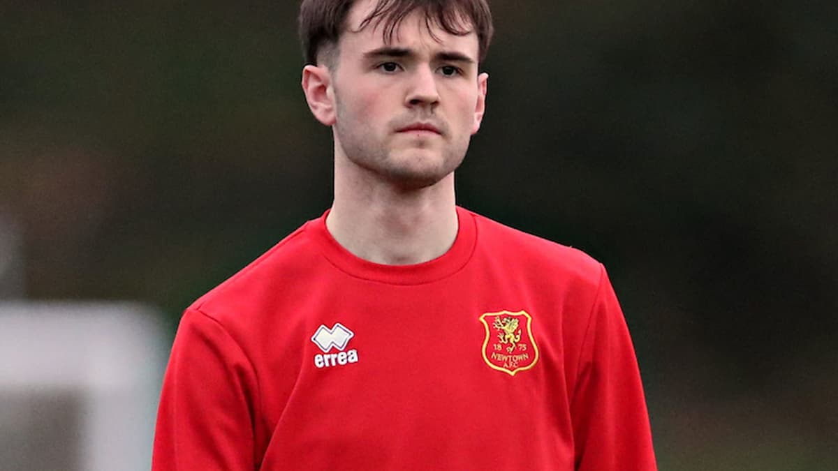 Talented teenage striker Devon Torry signs on loan for Aberystwyth Town ...