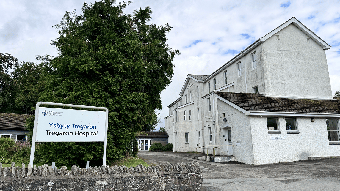 Beds will be removed from Tregaron hospital, Cylch Caron still "years ...