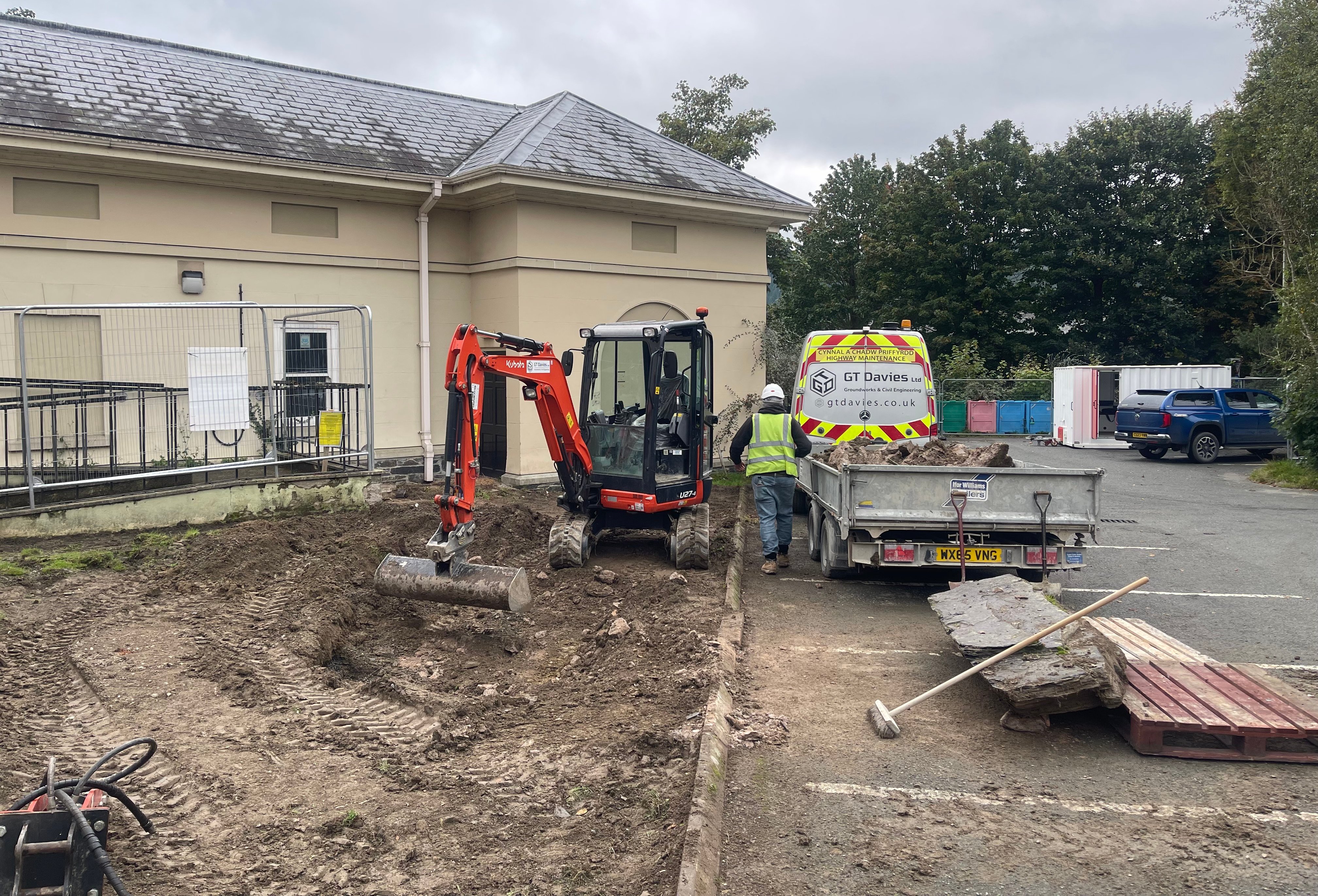Work begins on Machynlleth's long-awaited Y Plas facelift | cambrian ...