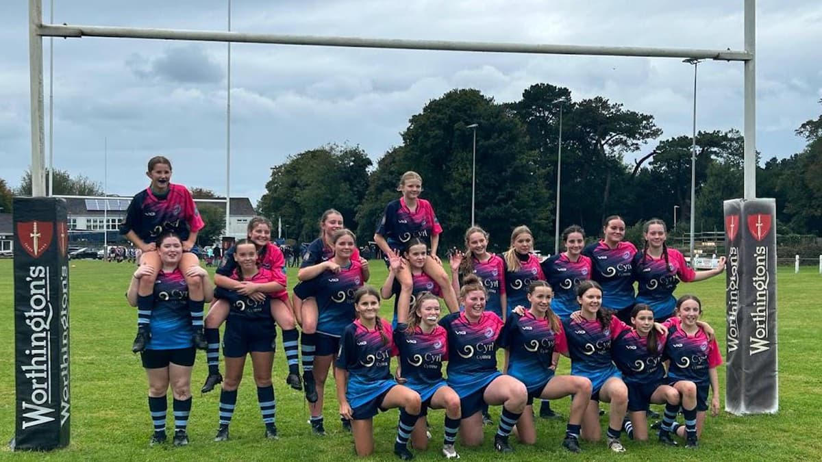 Bae Ceredigion Dolphins look the part in smart new kits | cambrian-news ...