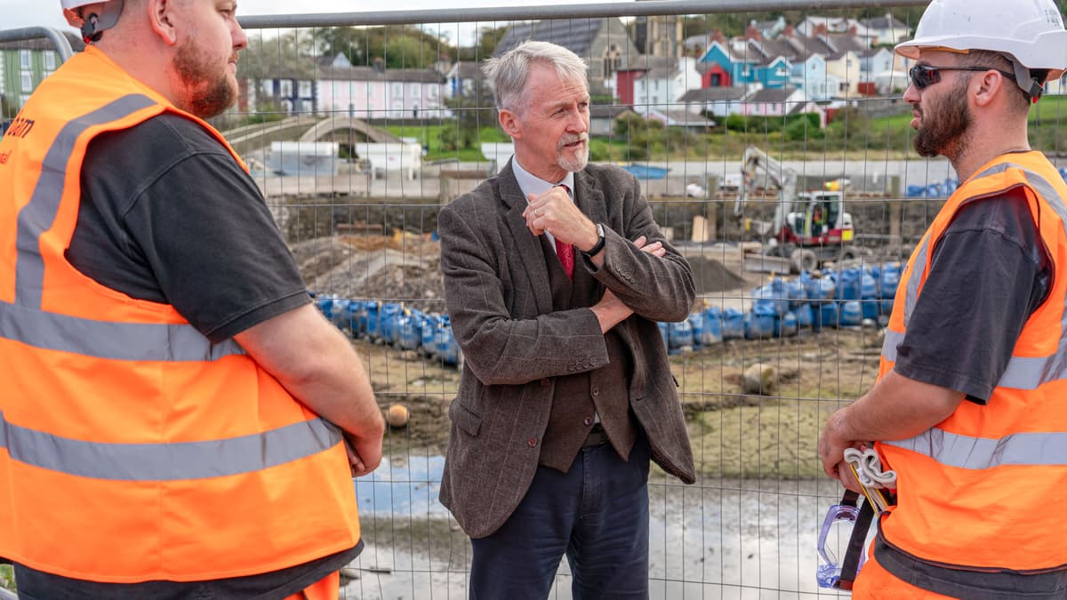 Minister visits Aberaeron as flood defence work continues | cambrian ... Minister visits Aberaeron as flood defence work continues | cambrian ...