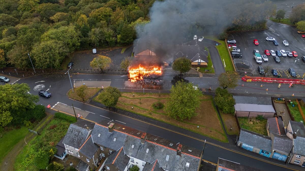 WATCH: Dramatic footage of Pwllheli fire | cambrian-news.co.uk