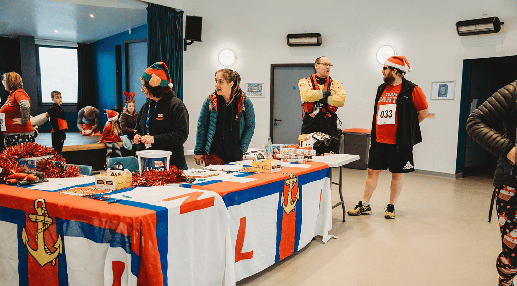 Aberystwyth and Borth RNLI join forces for Santa fun run | cambrian ...