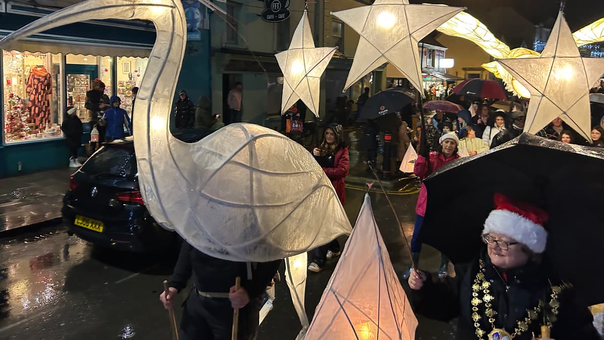 Crowds gather for Cardigan lantern parade | cambrian-news.co.uk