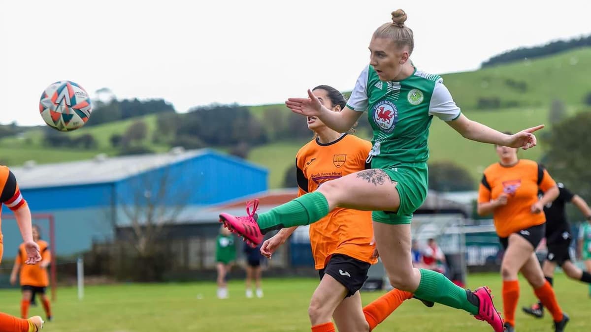 Gr-eight attacking display by Tregaron Turfs Ladies against Lampeter ...