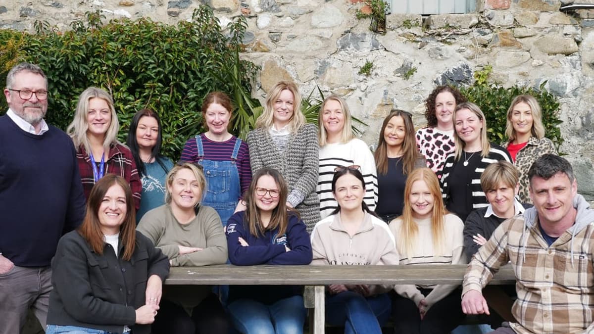 Buddiannau newydd i ofalwyr maeth Gwynedd | cambrian-news.co.uk