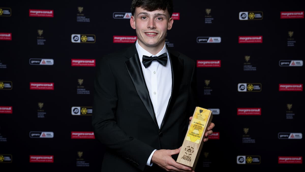 Caernarfon's Louis Lloyd wins Young Player of the Season | cambrian ...