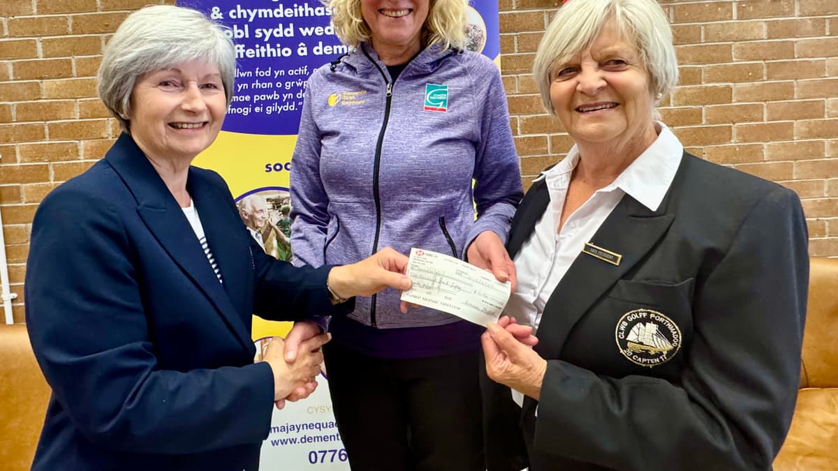 Porthmadog Golf Club raises £1,050 for Dementia charity | cambrian-news ...