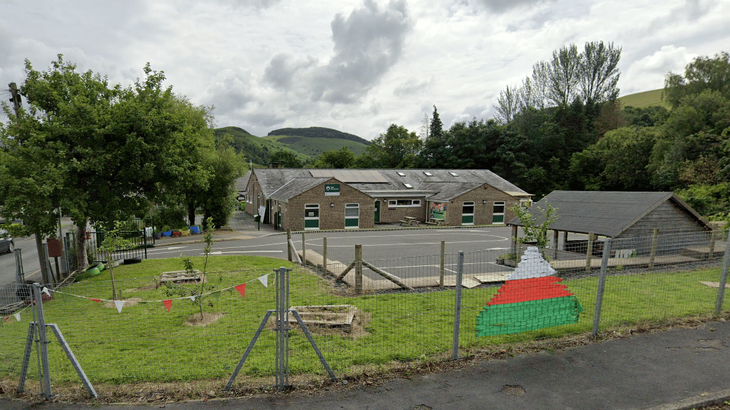 Llanbrynmair and Glantwymyn schools win gold for excellence in creating ...