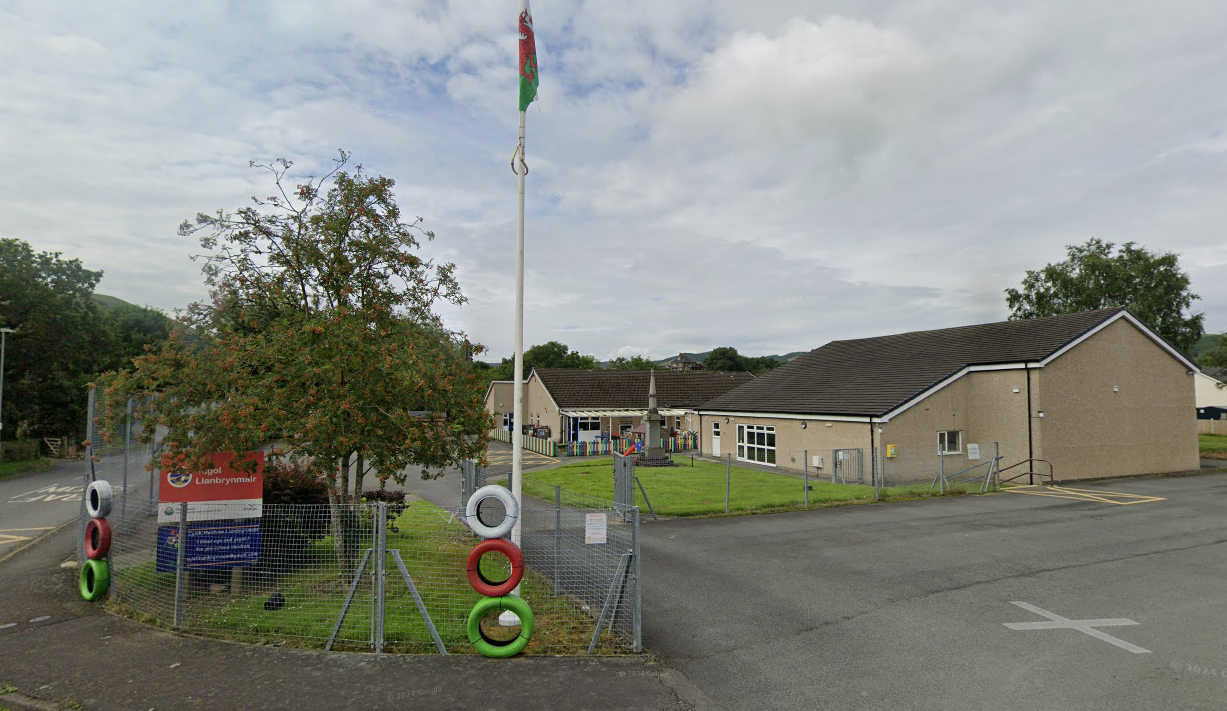 Llanbrynmair and Glantwymyn schools win gold for excellence in creating ...