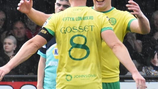 Caernarfon still on top after tough battle against Barry | cambrian ...