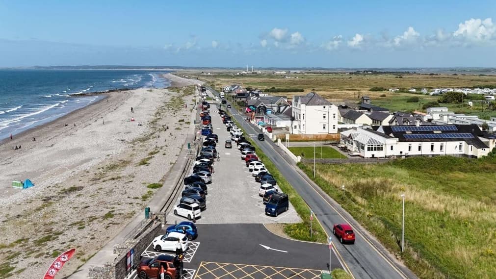 Gwynedd Council proposes new parking fees for Dinas Dinlle car park | cambrian-news.co.uk