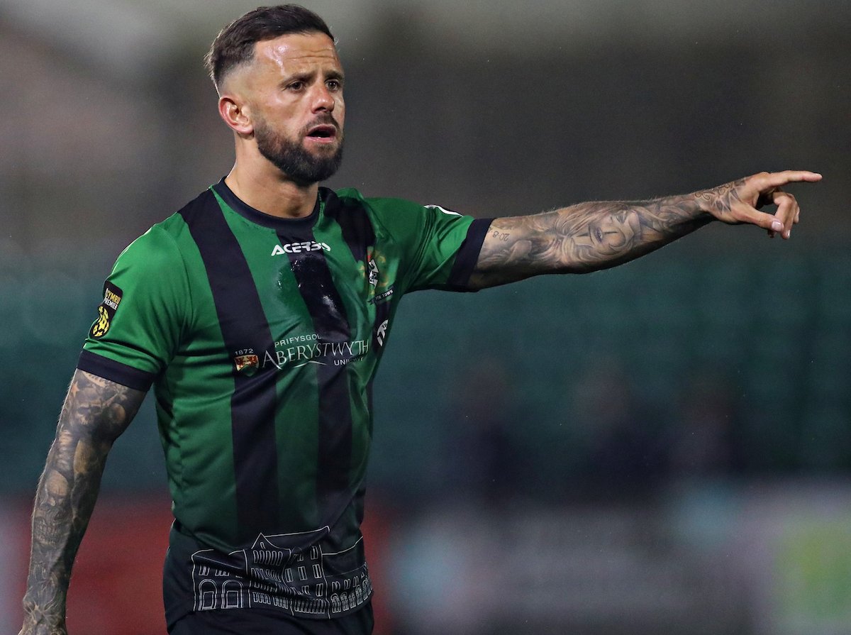 Jonathan Evans stays with Aberystwyth Town on loan extension | cambrian ...