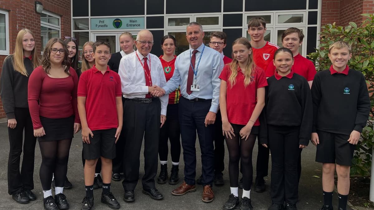 First headmaster of Penweddig returns to meet current pupils | cambrian ...