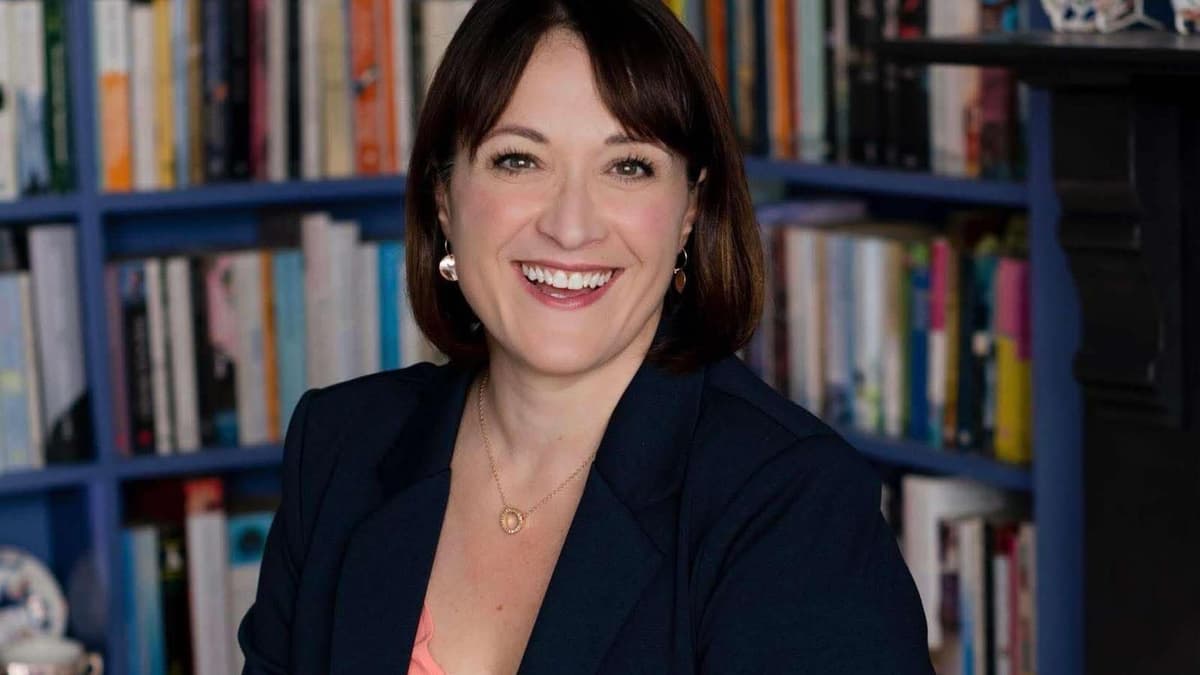 Cadeirydd bwrdd rheoli newydd i Arad Goch wedi saith mlynedd | cambrian ...