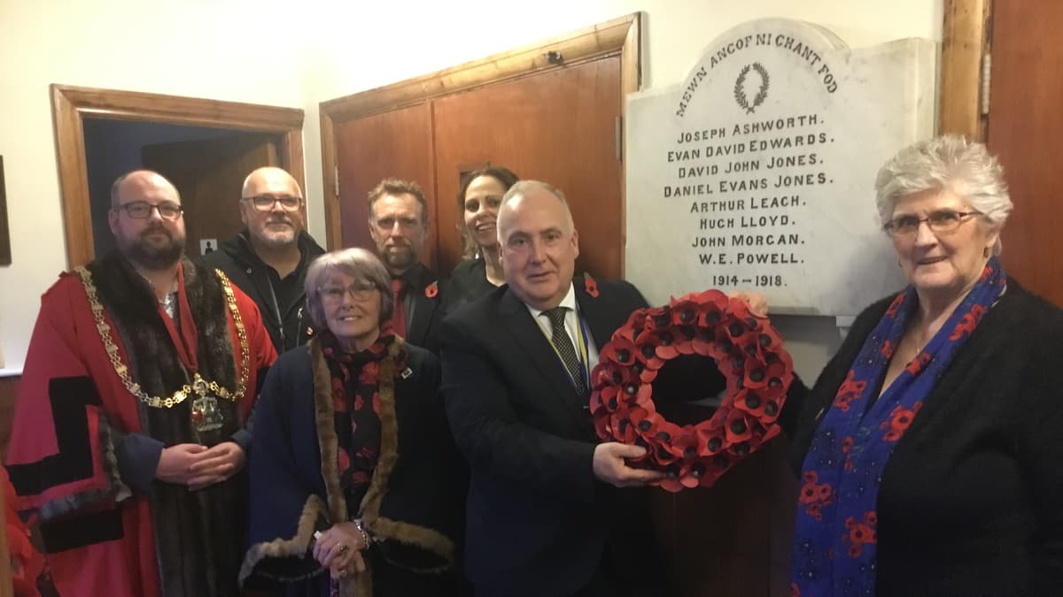 Penparcau remembers the fallen | cambrian-news.co.uk