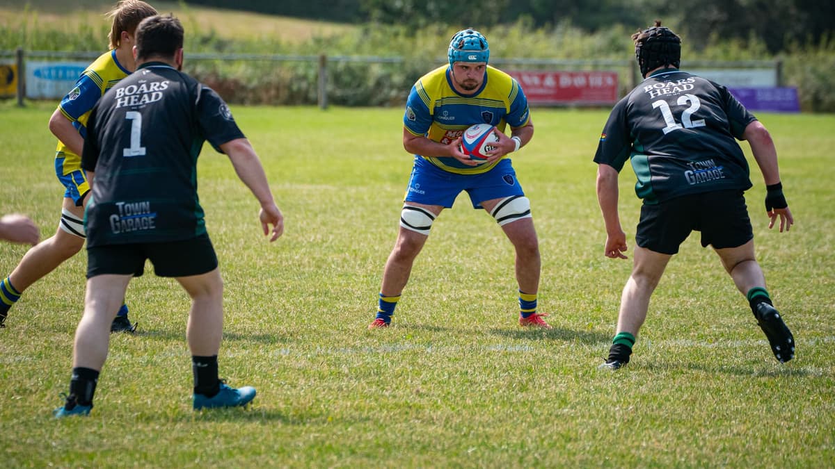 Aberaeron's Gwylanod storm to victory over St Clears | cambrian-news.co.uk