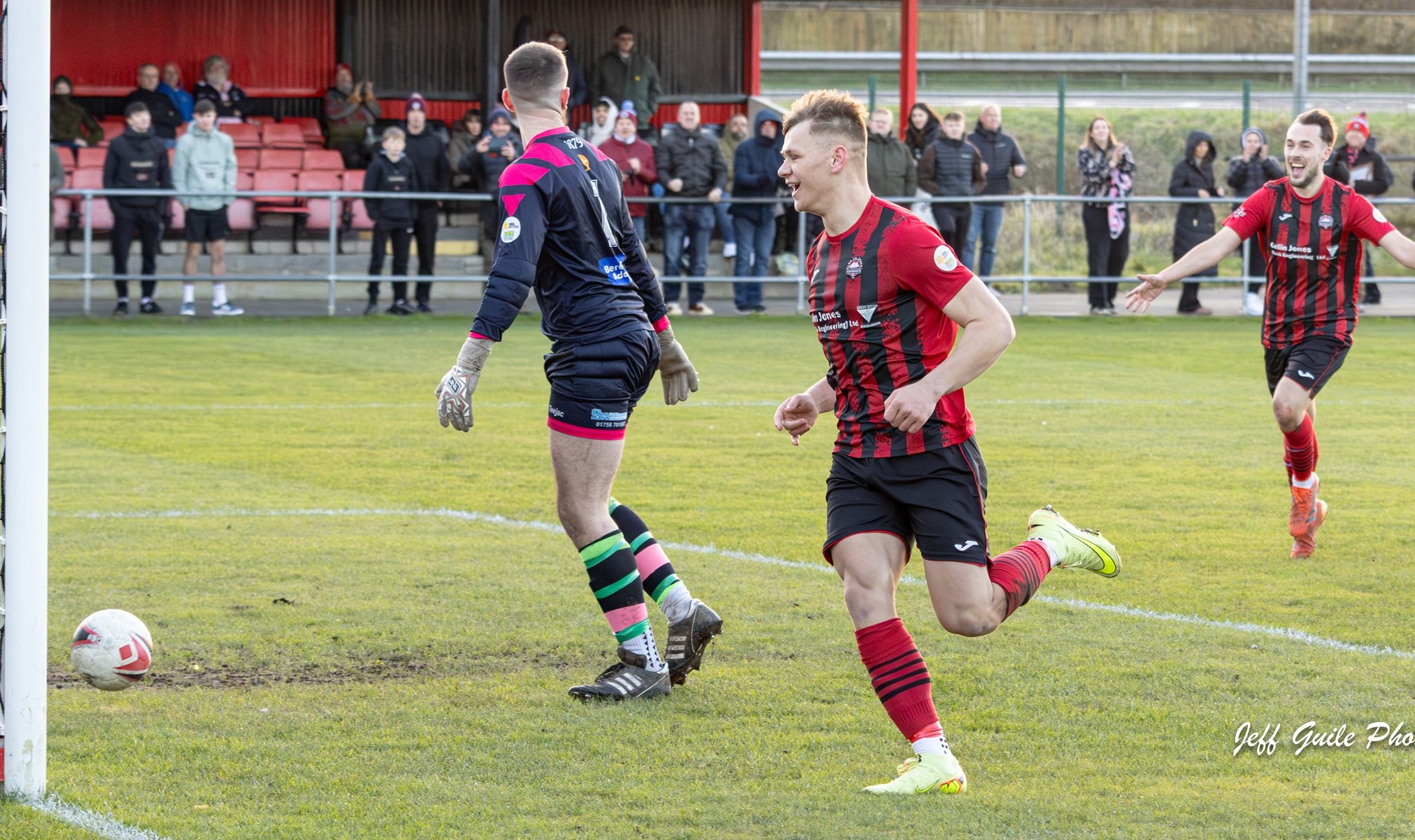 Porthmadog seal play‑off place with patient win against Mynydd Isa ...