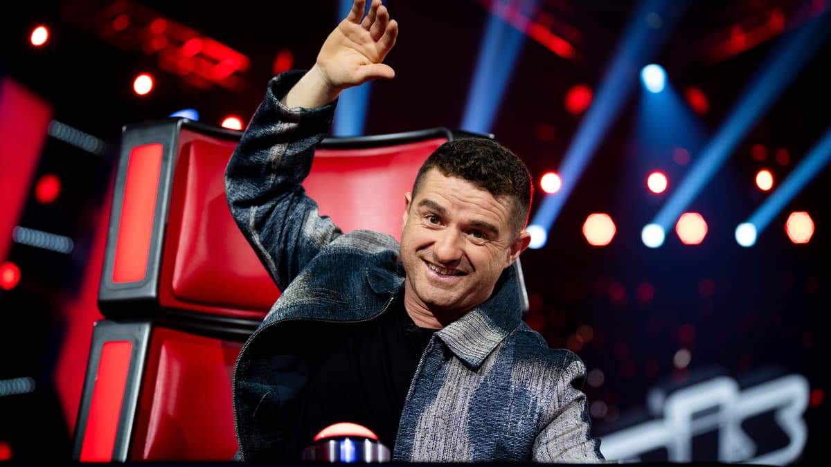 S4C yn rhyddhau delweddau ail gyfres Y Llais i nodi Dydd Miwsig Cymru ...