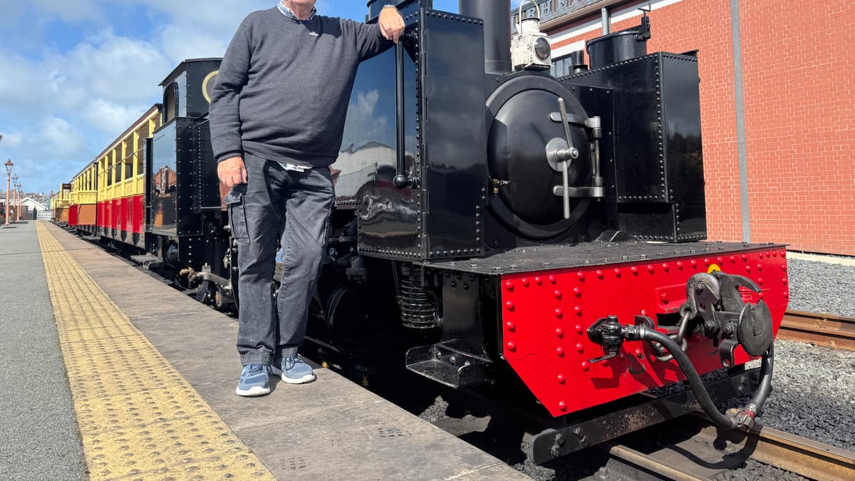 Aberystwyth attraction to display Pete Waterman's Watford Junction ...