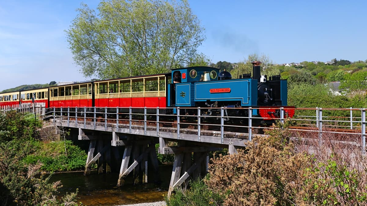 Vale of Rheidol converts loco to oil in bid to reduce fire risk ...