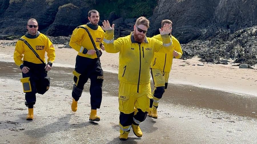 New Quay RNLI crew member goes the extra mile to raise funds | cambrian ...