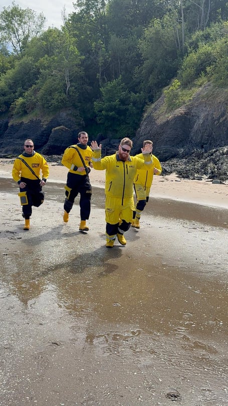 New Quay RNLI crew member goes the extra mile to raise funds | cambrian ...